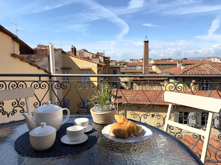 Terrace Innocenti Apartment: View & Location - Florenz