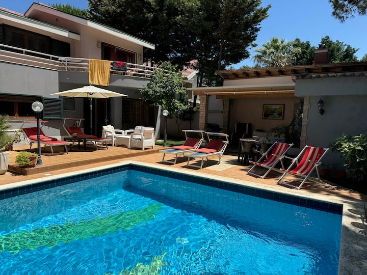 Seascape Villa - Golem