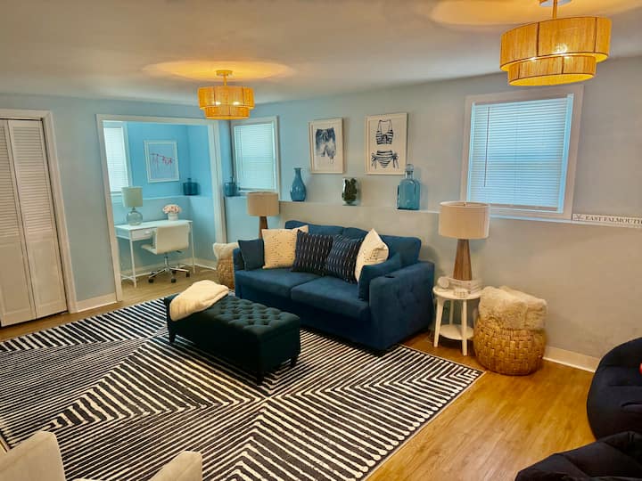 True Cape Cottage!  
10 Minutes Away From Beach. - Falmouth, MA