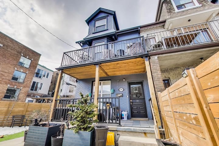 Little Portugal!  Reno’d 2 +2 Ossington / Dundas - Toronto