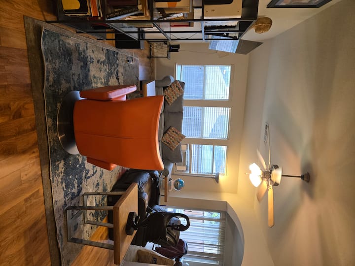 Comfortable Crib - DeSoto, TX