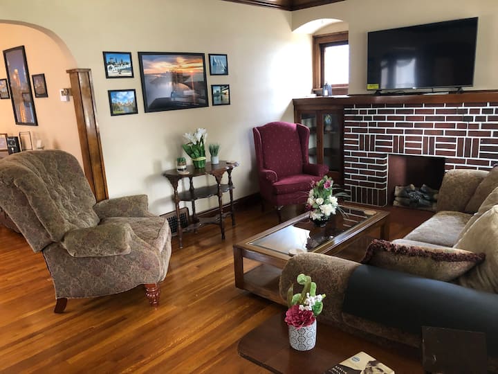 Charming 1st Floor Duplex, Parma - Parma, OH