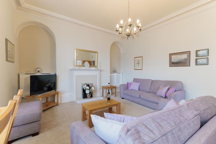 Scarborough Flat Close To The Seaside.
The Spires - Scarborough