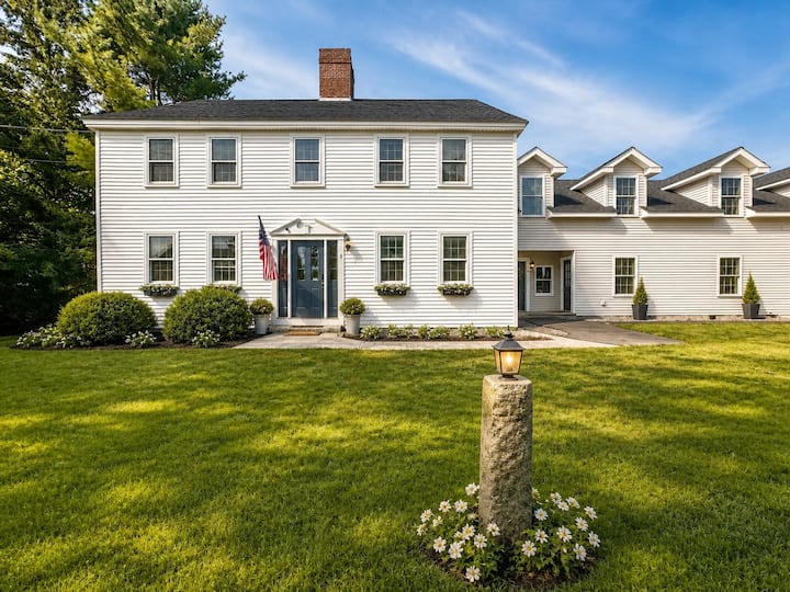 Spacious Coastal Home For Groups | Near Portland - Scarborough
