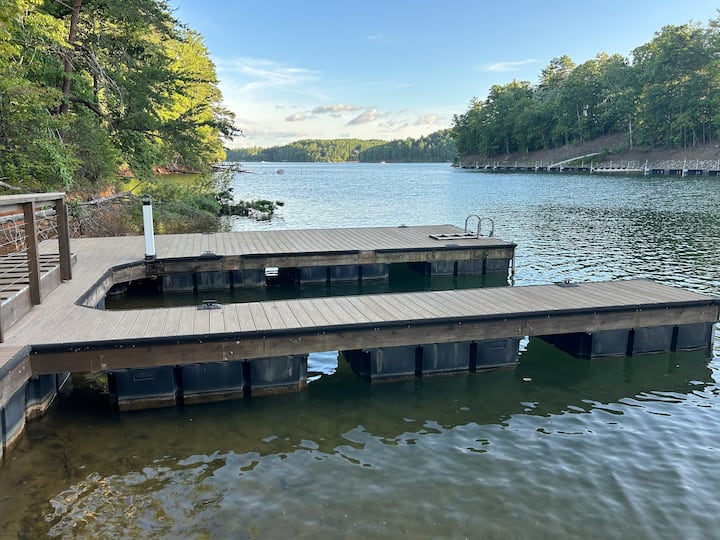 Non-smoking Lakefront Home In Private Community - Lake James, NC