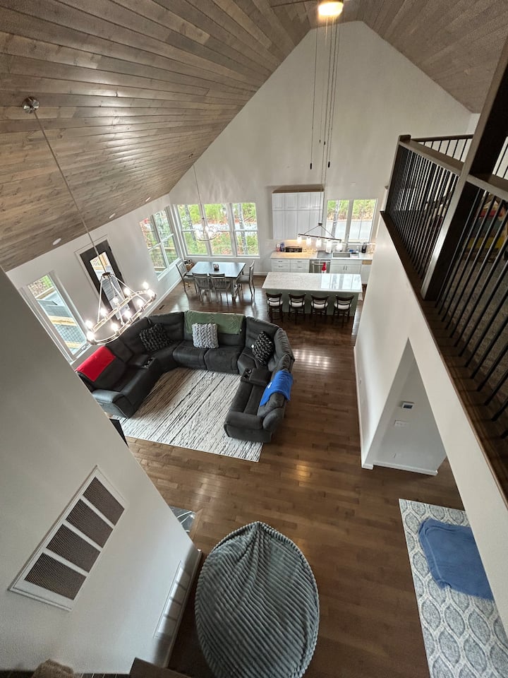 Non-smoking Lake House - Lake James, NC