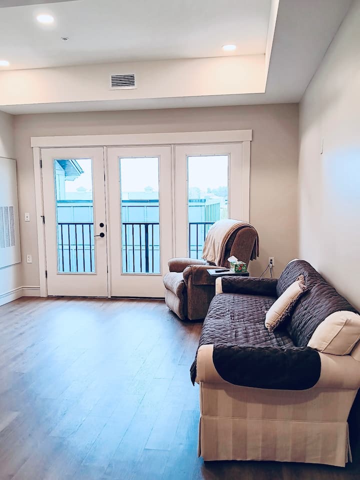 B-sovereign Village Apt. 220 2br - 倫敦