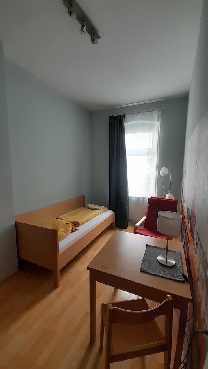 3.3 Schickes Einzelzimmer Hofseitig, Sehr Ruhig! - Berlijn