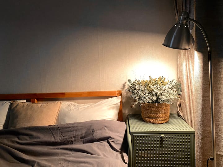 #방,퀸침대3개 #반월당역마트버정2분 #짐보관 #아담한작은집 #소음제한 #수면전용 - Daegu