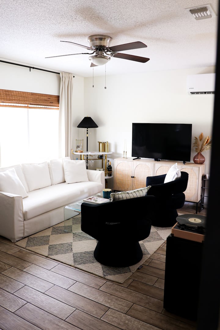 Chic & Cozy Lutz Home Near Tampa - Odessa, FL