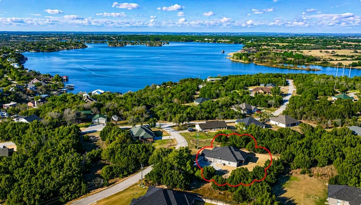 Peaceful Cozy Home- Lake Access! - Granbury, TX