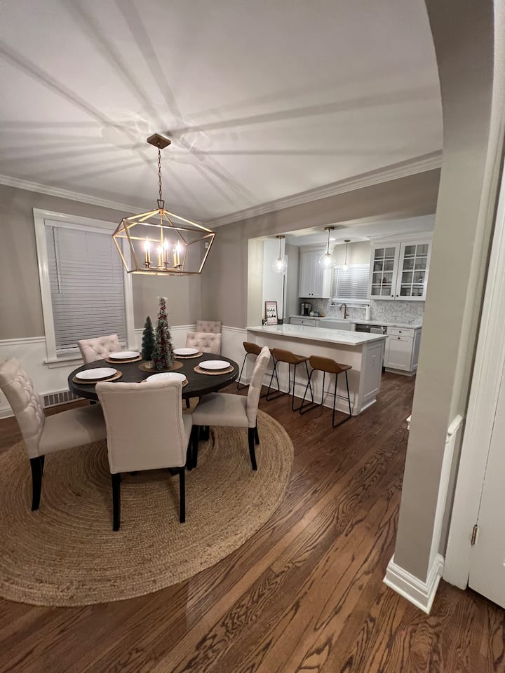 Modern Brentwood Tudor Near Clayton & Ladue - Kirkwood, MO