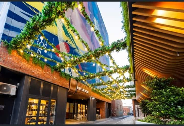 Enjoy Your Holiday At Moonee Ponds, Penny Lane - Kensington