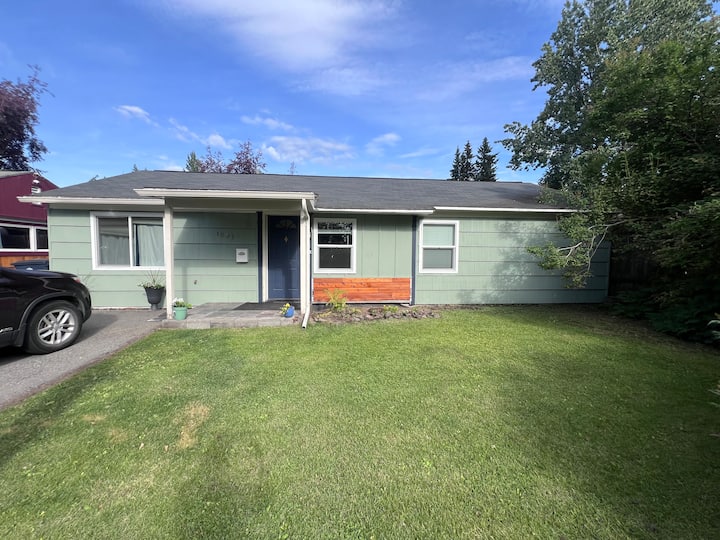 The Crabby Apple - Anchorage