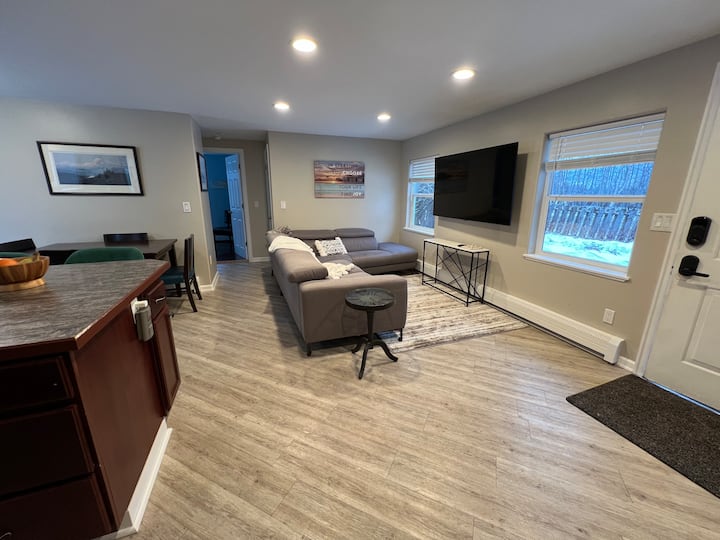 The Crabby Apple - Anchorage, AK