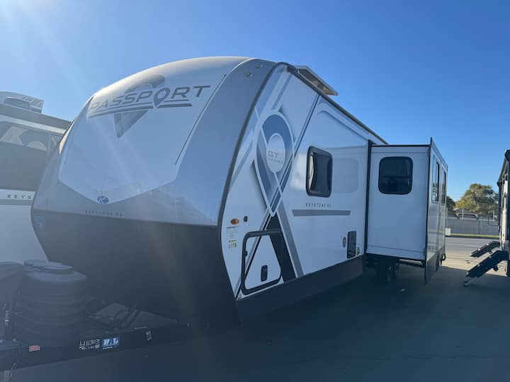 Your Home Away From Home. Rv - Stockton, CA