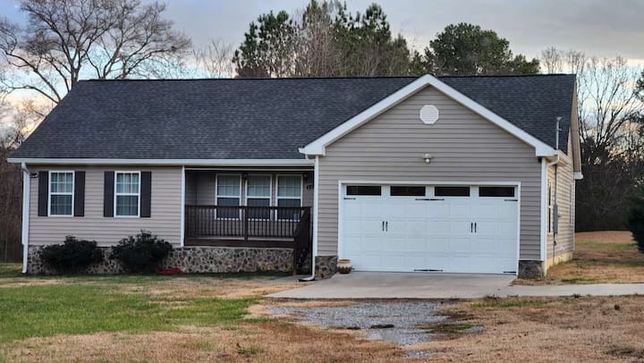 Beautiful Family Home - Chatsworth, GA