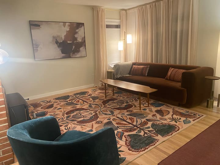 Charming Remodeled 1939 Bungalow - Santa Rosa, CA