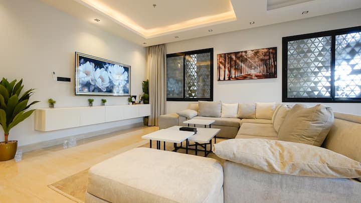 4 Rooms Luxurious Residential In Al-malqa District - Saudi Arabia