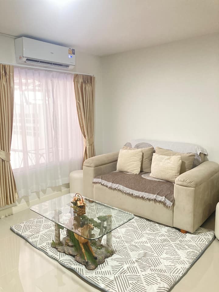 Baan Jureerat Charming Home - Bang Khen