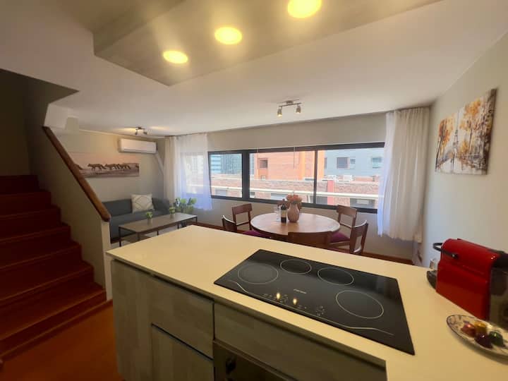 Acogedor Dúplex En Barrio El Golf - Las Condes