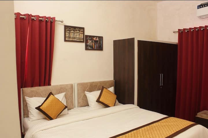 Five Bedroom Flat No Kitchen - Udaipur