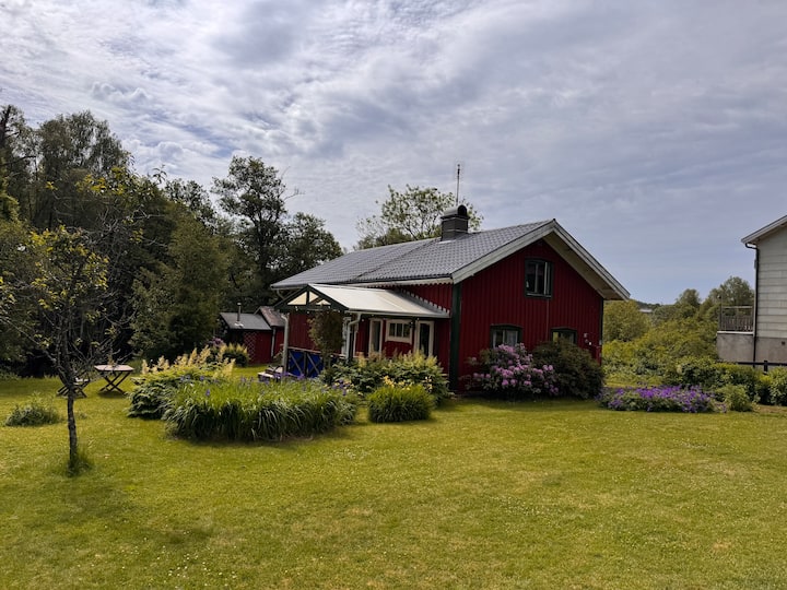 Röda Stugan Vid Vattnet - Tranemo