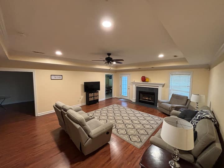 Spacious Home Near Top Hsv Attractions - Huntsville, AL