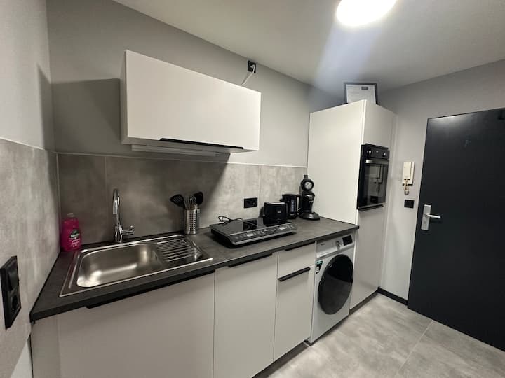 Modernes Appartement Mit Balkon - Langenhagen - Langenhagen