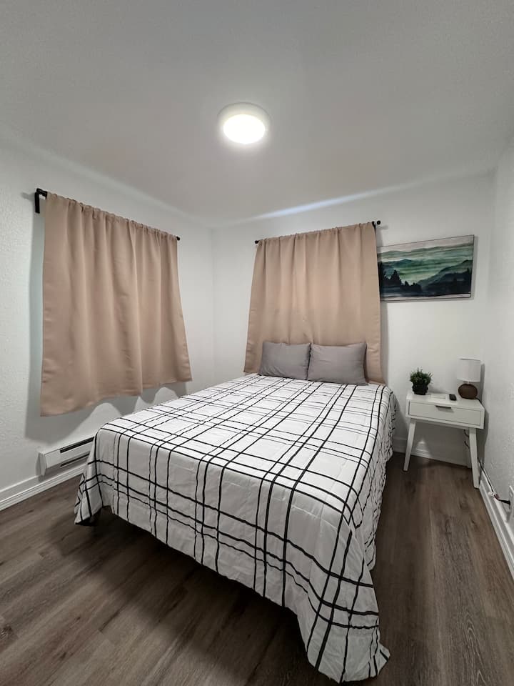 Fully Furnished Bedroom - Tacoma, WA