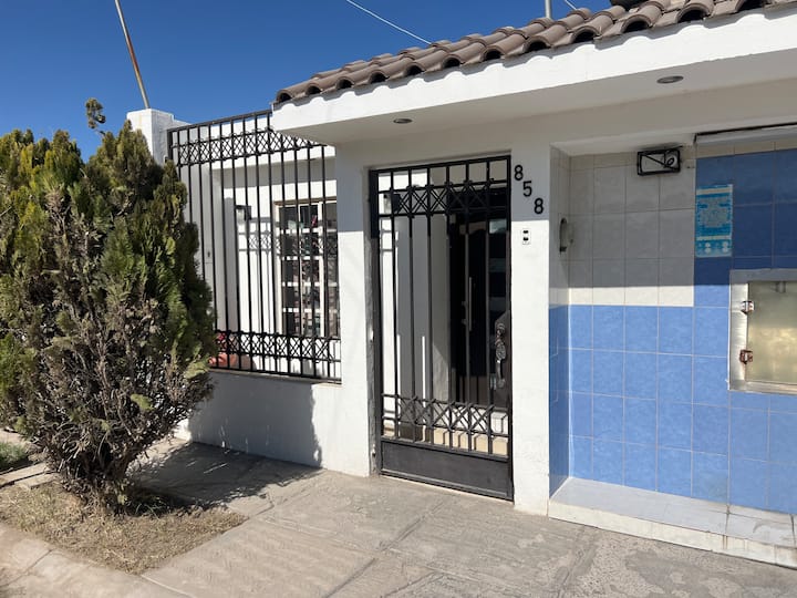 Casa Al Oriente De Torreón - 托雷翁