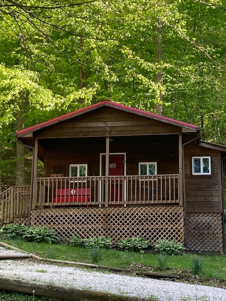 Campfire: Cozy Efficiency Cabin W/ River Access - Slade, KY