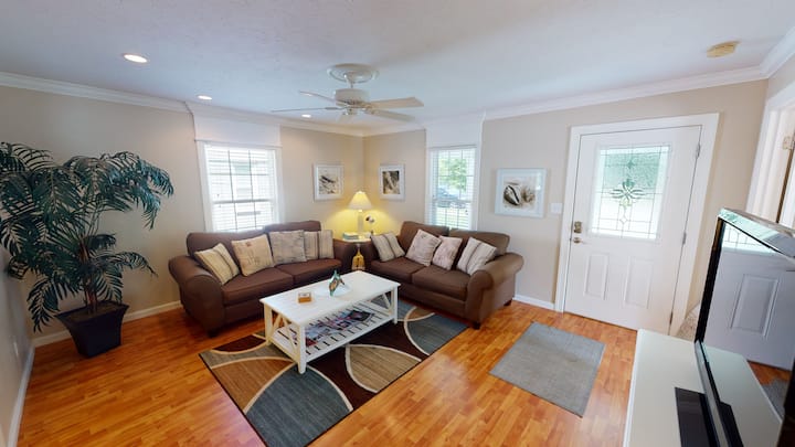 Midtown Bliss- 2 Bed/1 Bath - Paducah, KY