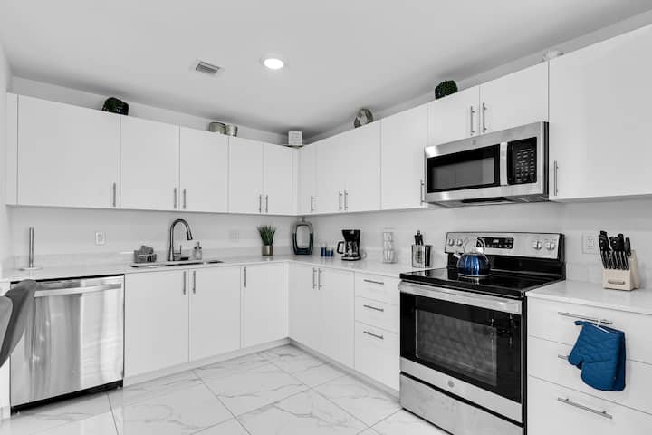 Short Stay Serenity (Long Stay) - Homestead, FL