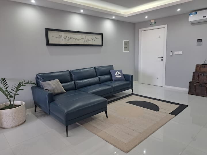 𝐌𝐨𝐝𝐞𝐫𝐧 𝐕𝐢𝐞𝐰𝐬 - Praia