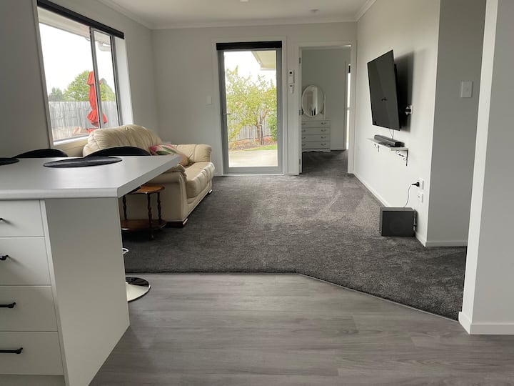 Nice New Spacious Apartment 50 Sq Meters - Masterton
