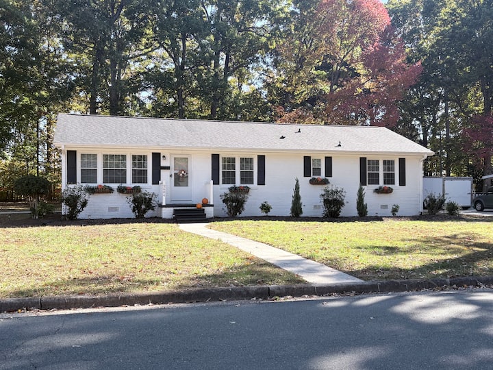 2.5 M To Elon, K Bed, Fire Pit, Holiday Ready - Burlington, NC