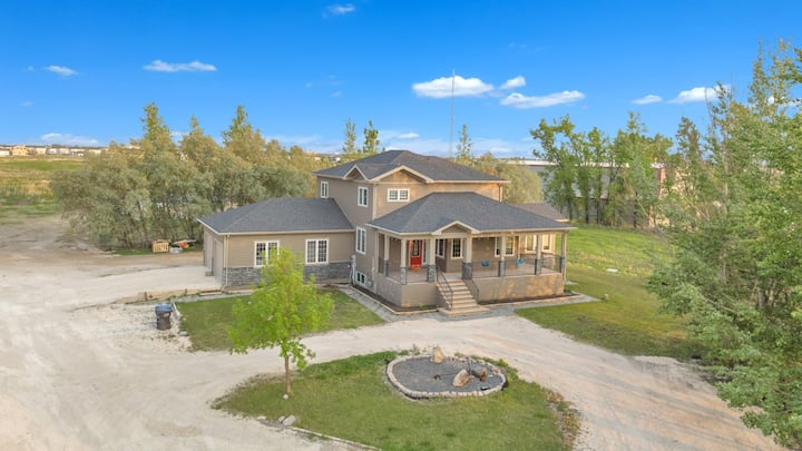 Luxury House In Countryside Living - Winnipeg