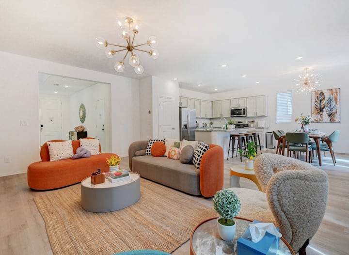 Beautiful 5br 6beds Near Strip Lux Stay - Las Vegas, NV