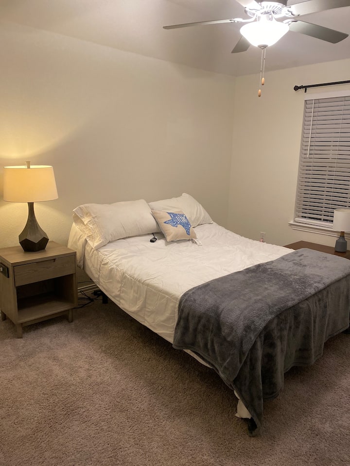 Private Suit With Full Bath - Georgetown, TX