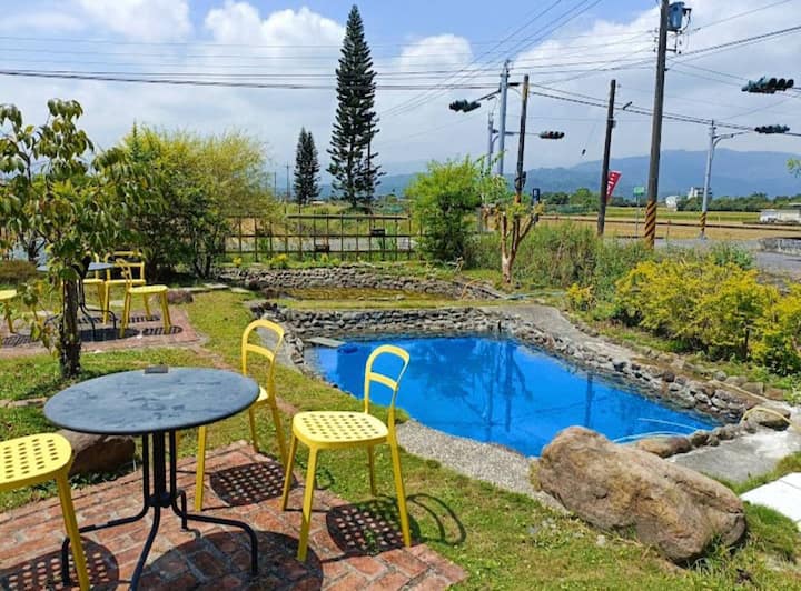 包棟 烤肉 電動麻將 兒童遊樂區 唱歌不限時 自由自在民宿 - 宜蘭市