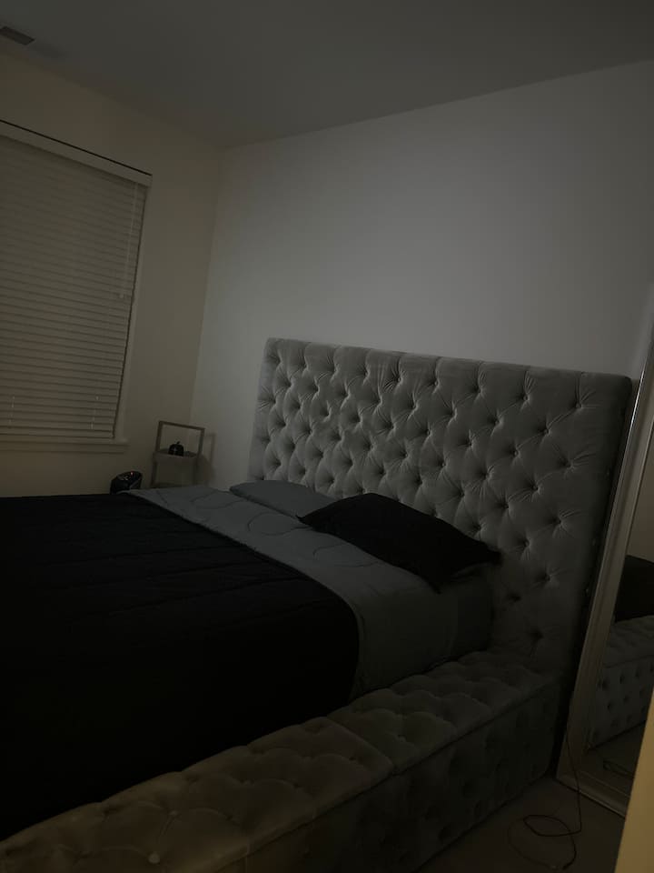 Private Room - Naperville, IL