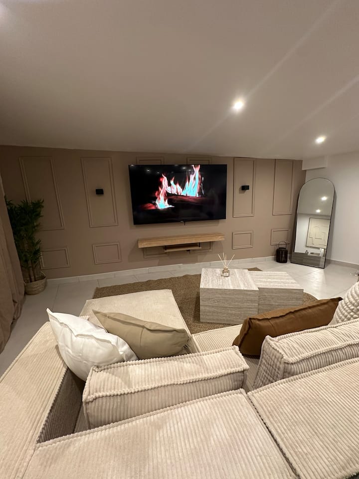 F2 Jacuzzi Moderne / Spacieux - Étampes