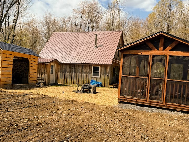 Cabin Eagle Ridge At South End/off Grid
Magically - Skaneateles Lake, NY