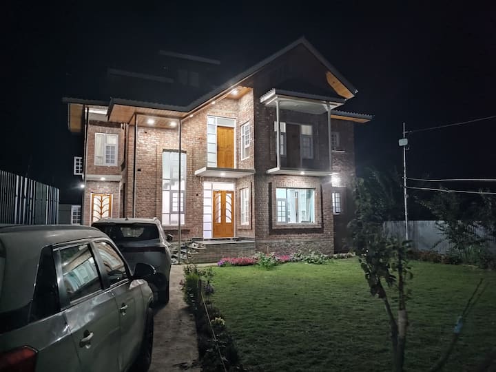 Pursukoon Villa
Gulmarg - Gulmarg