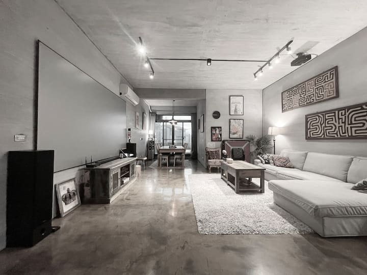 冬山樂野灰階設計民宿3-5月訂房優惠中/133吋ktv/全套廚房烤肉電動麻將switch/最多14人 - Yilan County