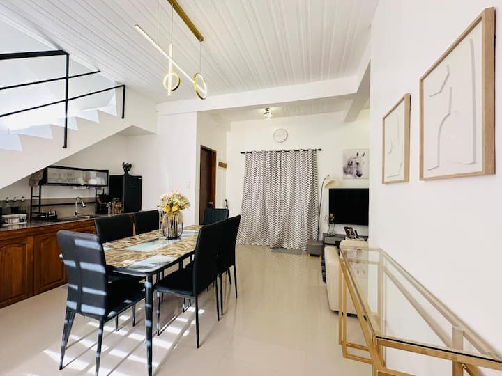 Picturesque 3br Home Near Thunderbird, Overlooking - Angono