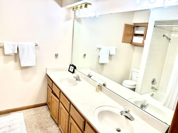 Come Relax, Rest, & Retreat. - Edmond, OK