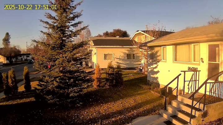 Cozy Home In Heart Of Rocky Mountain House - Rocky Mountain House