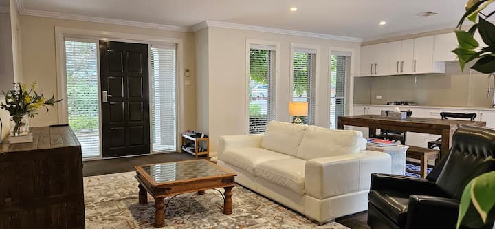 Home In Central Canberra - Canberra